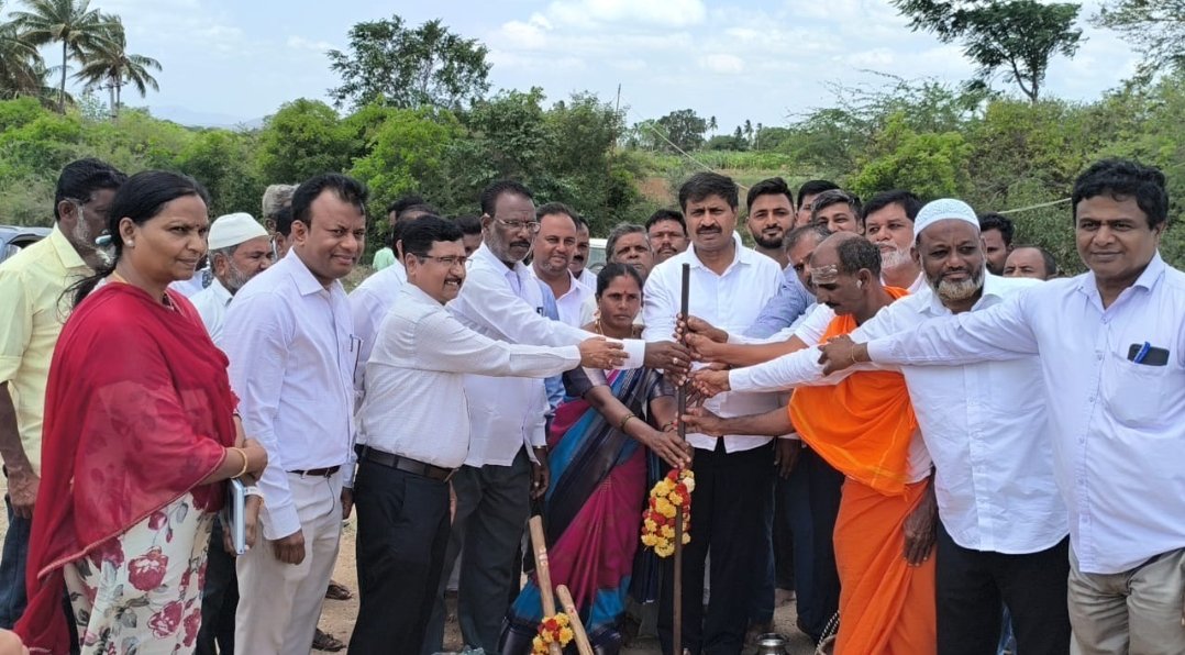 ಬಂಡಳ್ಳಿ ಗ್ರಾಮದಲ್ಲಿ ಮಲ ತ್ಯಾಜ್ಯ ಘಟಕಕ್ಕೆ ಚಾಲನೆ ನೀಡಿದ ಶಾಸಕರಾದ ಎಮ್ ಆರ್ ...